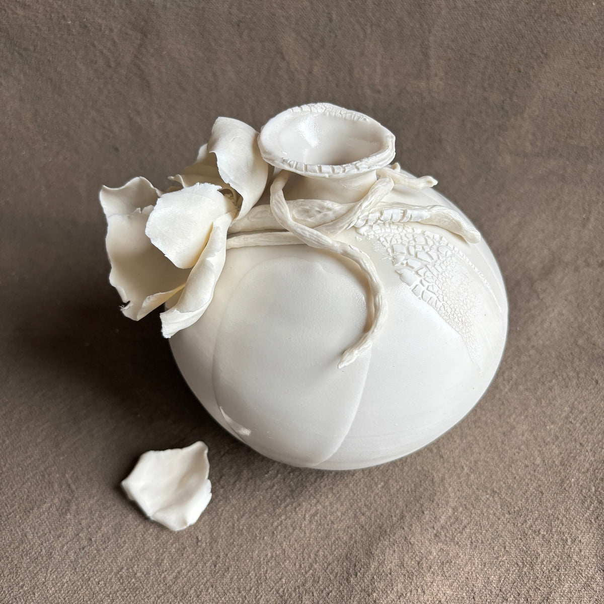 Annie Sparks | Porcelain Floral Vase #126 – Material Wit